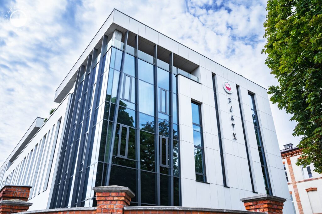 Strona główna - Polsko-Japońska Akademia Technik Komputerowych