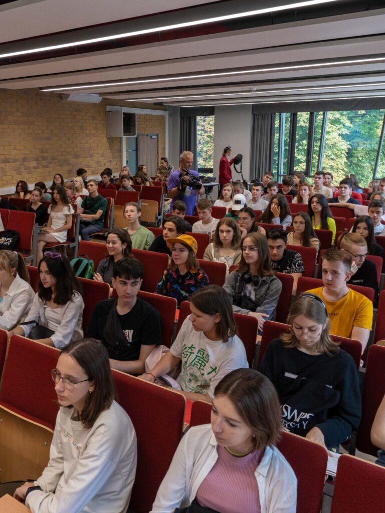 Dla kandydata - Polsko-Japońska Akademia Technik Komputerowych